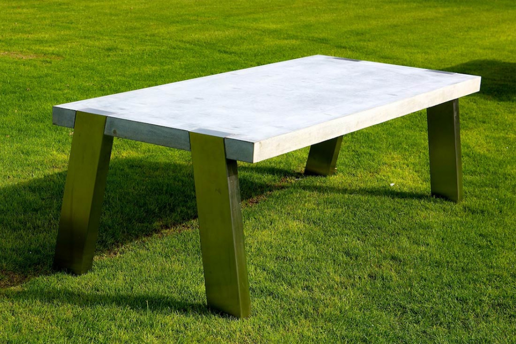 CONCRETE TABLES - Osiris Hertman