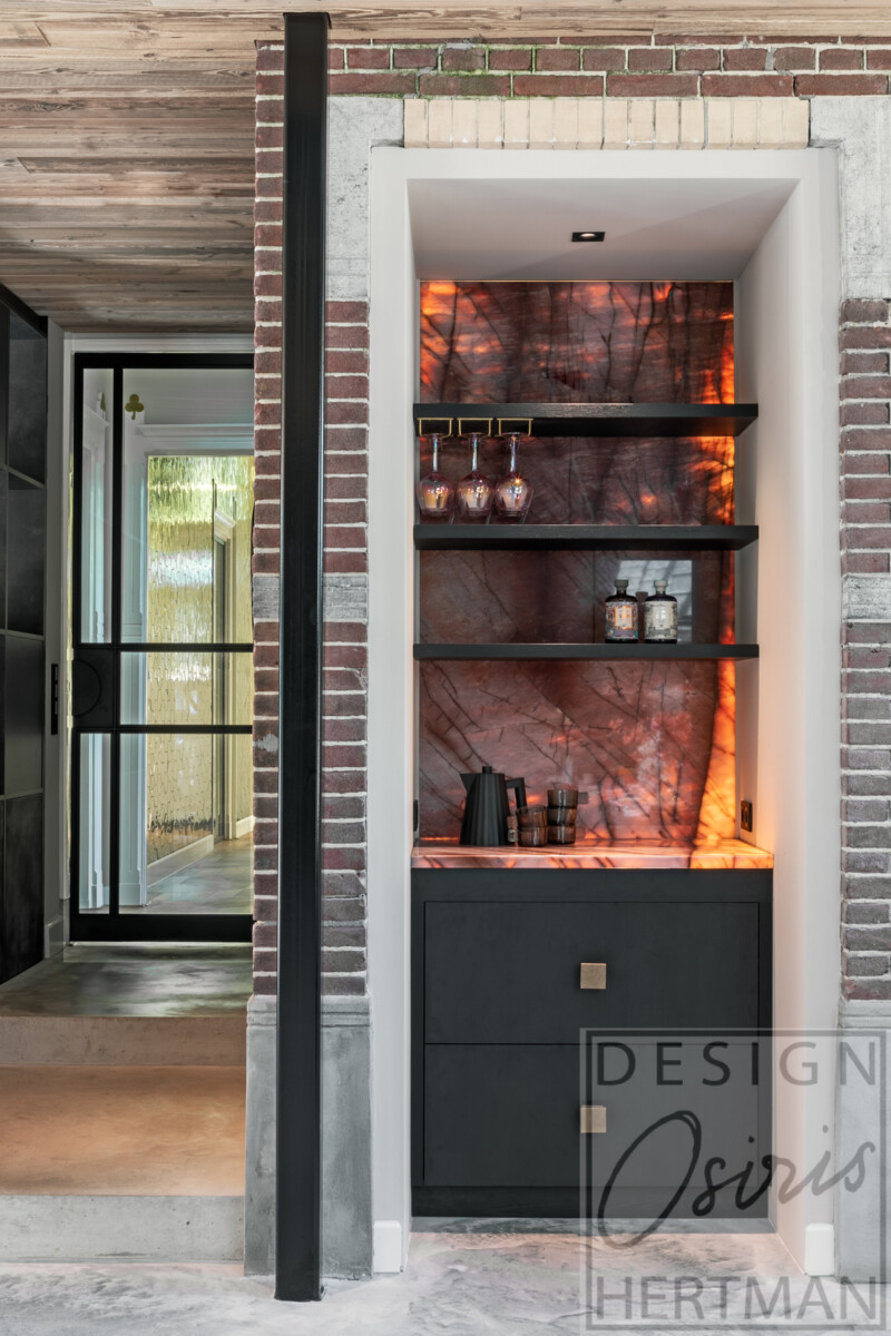 RAW VILLA - Osiris Hertman